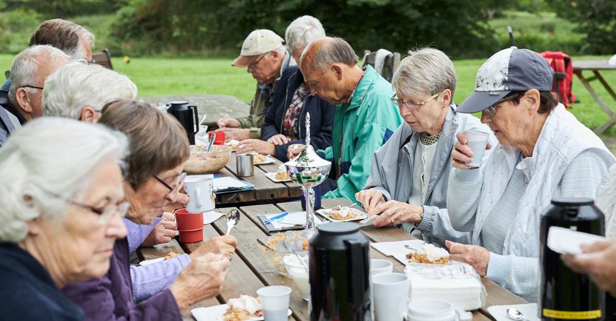 Find en madklub eller andre, du kan spise sammen med