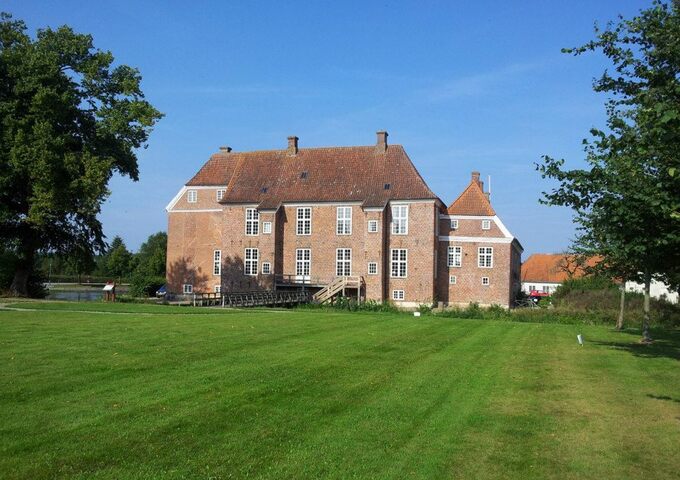 Gram Slot - tilbud på miniferie, koncerter og events